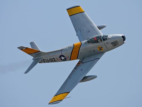 绰号佩刀的F-86战机，长期对抗米格战机，具备强大整体战力！|战机|佩刀|绰号_新浪新闻