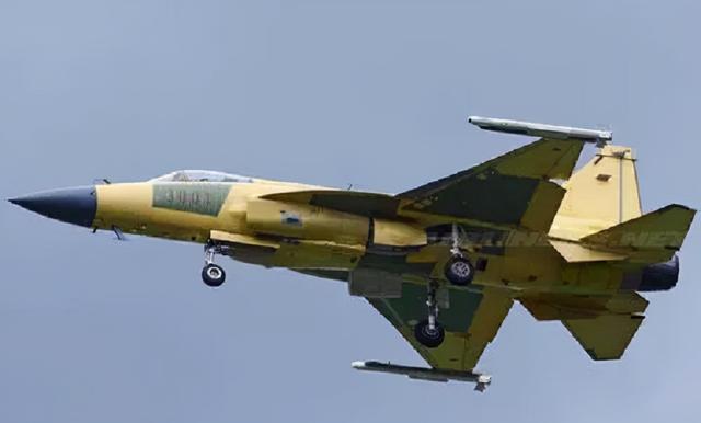 PL15导弹亮相珠海航展 它是歼20隐身战斗机的主要武器|空空导弹|导弹|战斗机_新浪新闻