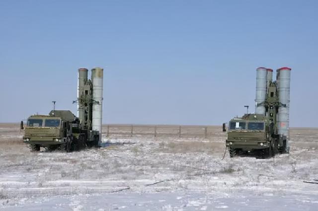 红旗9BE远程防空导弹闪亮登场 射程超我们引进的第1批S400防空导弹__财经头条