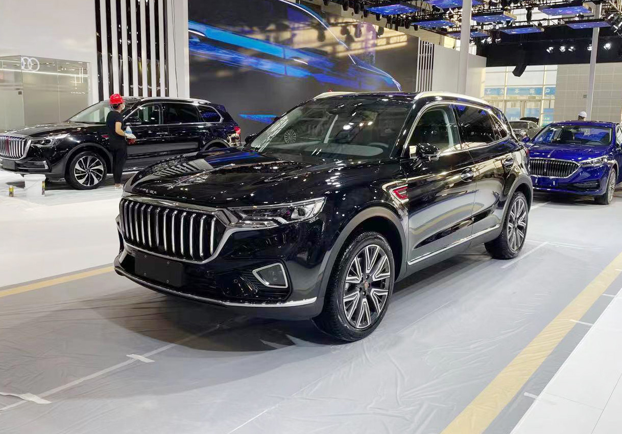 新款红旗HS5实车曝光，外观很霸气，内饰更豪华，搭载2.0T动力-新浪汽车