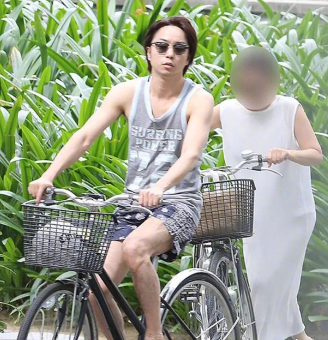 樱井翔相叶雅纪同时发表婚讯 两人妻子身份曝光|樱井翔|相叶雅纪|ARASHI_新浪娱乐_新浪网