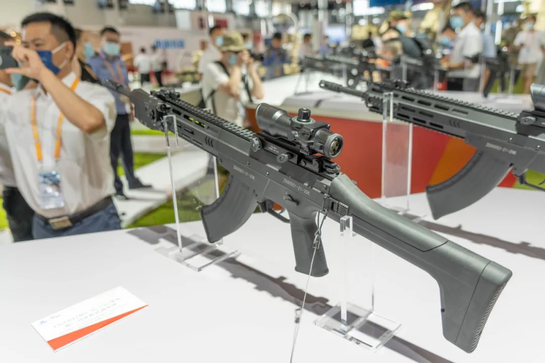枪械大赏：“珠海航展”枪械展区全收录！（高清大图，喜欢自取）|珠海航展_新浪新闻