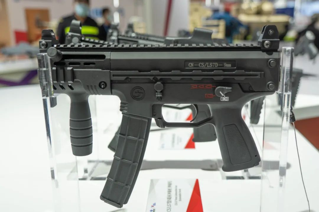 枪械大赏：“珠海航展”枪械展区全收录！（高清大图，喜欢自取）__财经头条
