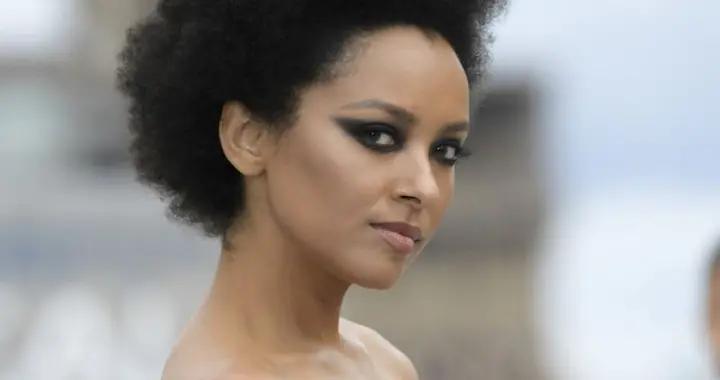 凯特·格兰厄姆(Kat Graham)参加Le Defile L'Oreal Paris 2021 时装秀|Kat Graham|巴黎时装秀_新浪新闻