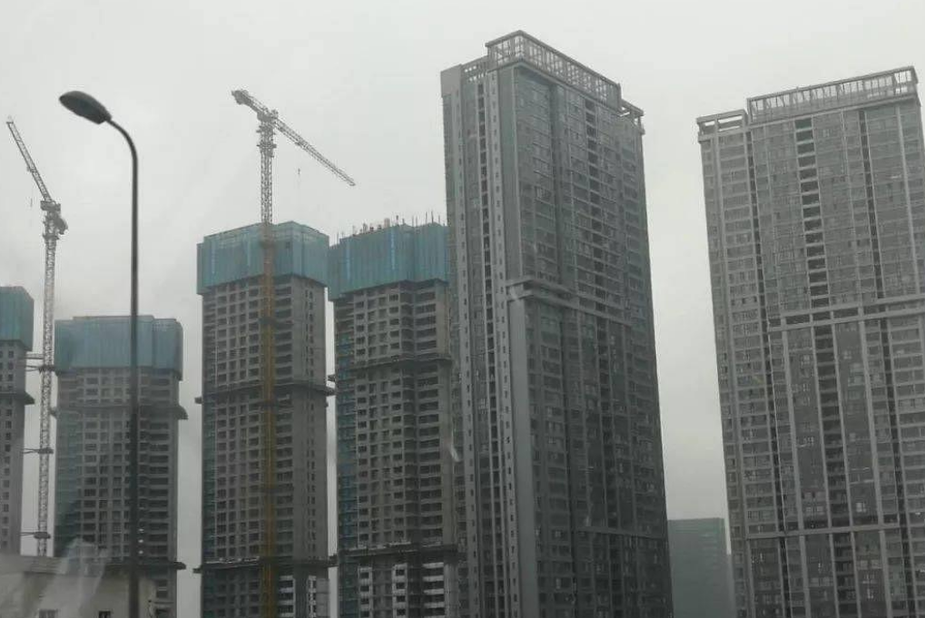 高层住宅遭吐槽，老业主诉苦：5大“弊端”，住得窝火__财经头条