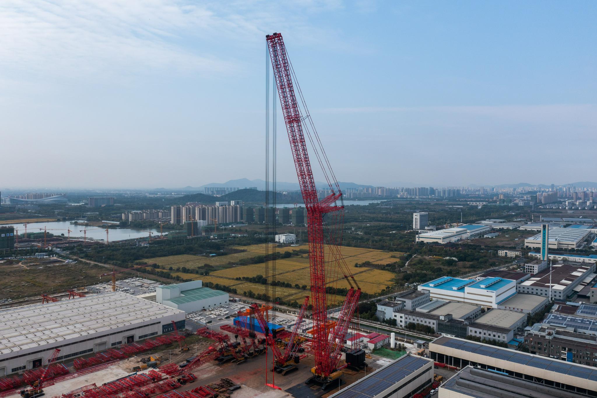 最大起重量4500吨履带起重机在浙江湖州下线并交付__财经头条