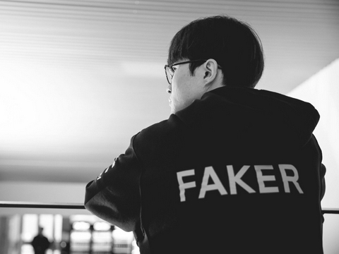 Faker：我会管理好身体，迎接新赛季，至于今年谁夺冠我不感兴趣|Oner|选手|比赛_新浪新闻