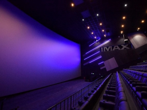让看电影更时髦 设计感IMAX影城入驻城市地标引领娱乐潮流|IMAX|影城|恒隆广场|影院|太阳宫_新浪新闻