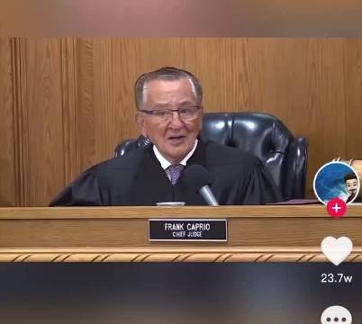 美国法院法官开庭判决罚单亲妈妈乱停车_新浪新闻