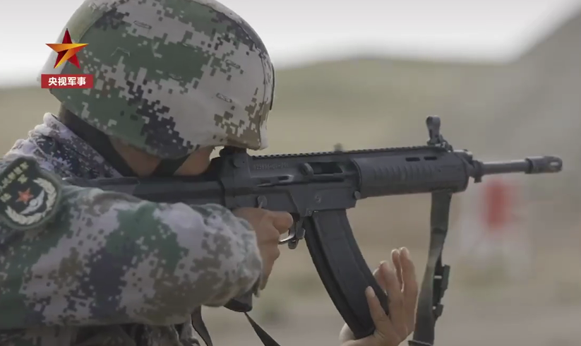 央视新步枪QBZ-191的镜头，为什么后坐力比老95步枪还大？｜轻武专栏|武器_新浪新闻