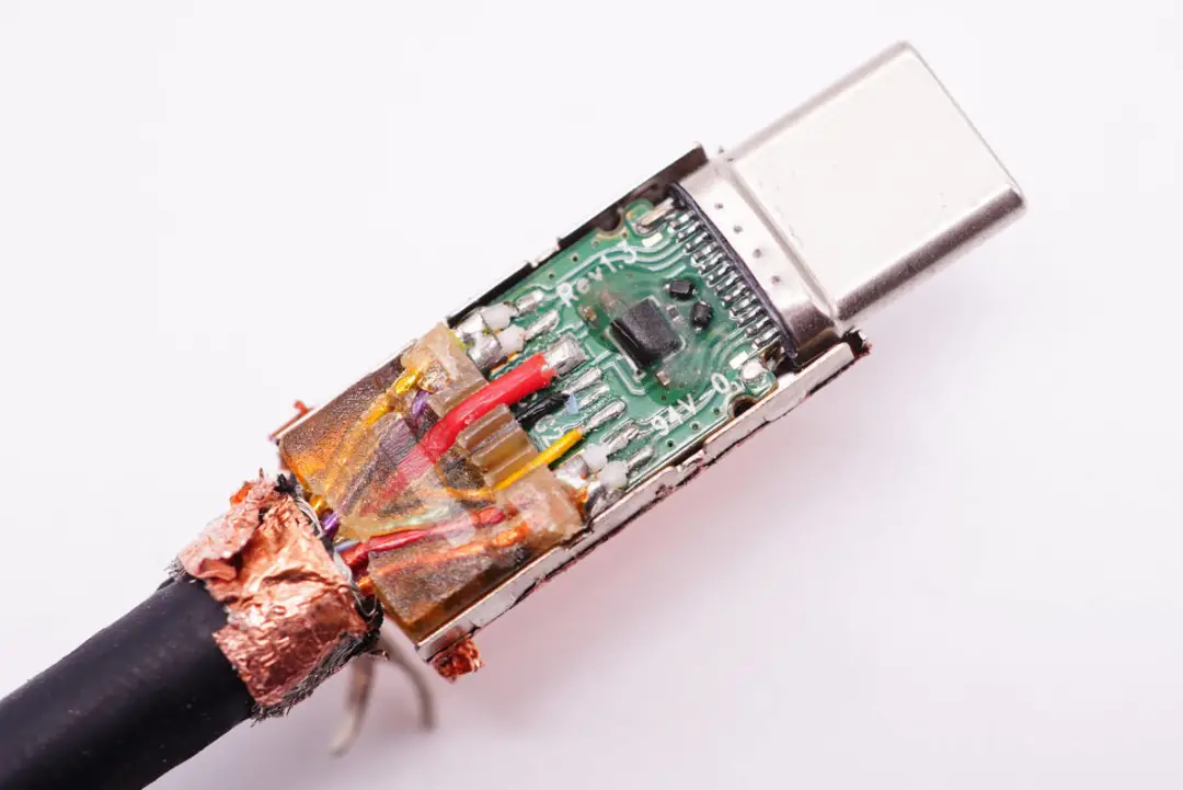 英飞凌推出USB4数据线E-Marker芯片CCG2__财经头条