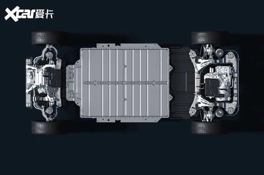 实拍蔚来首款轿车ET7，为自动驾驶而生的豪华纯电旗舰-新浪汽车