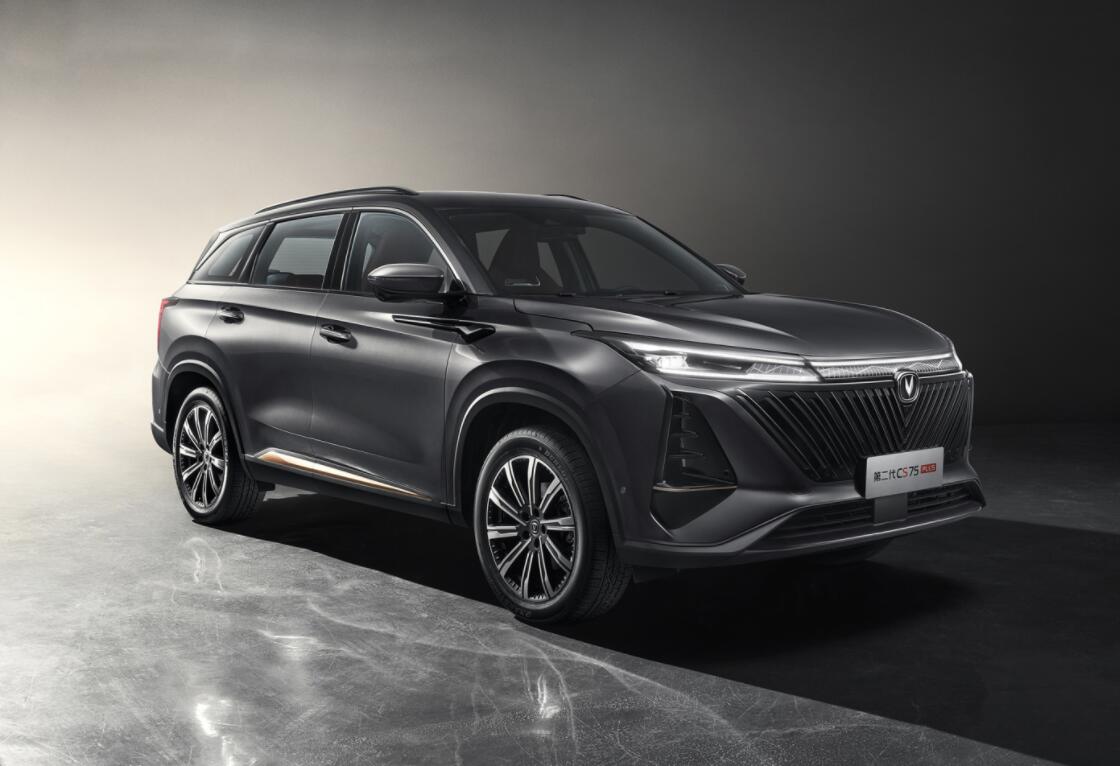 第二代长安CS75 PLUS来了，堪称“改头换面”，配1.5T/2.0T引擎-新浪汽车