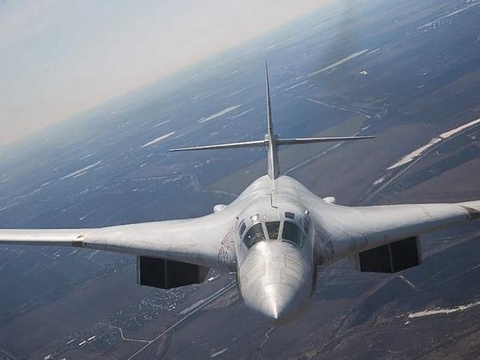 图160在世界上的位置：仅次于美国B-2轰炸机|B1|轰炸机|战略轰炸机_新浪新闻