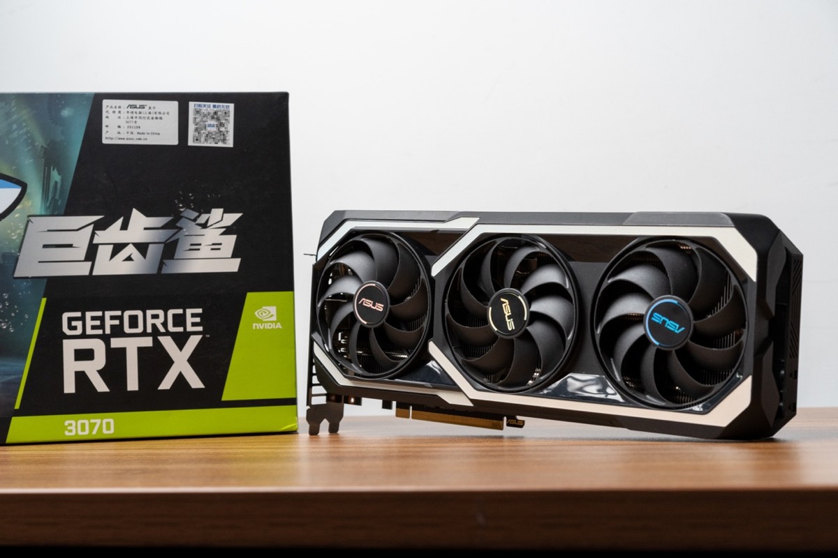 可以放心买的3070显卡，华硕巨齿鲨RTX3070-O8G体验__财经头条
