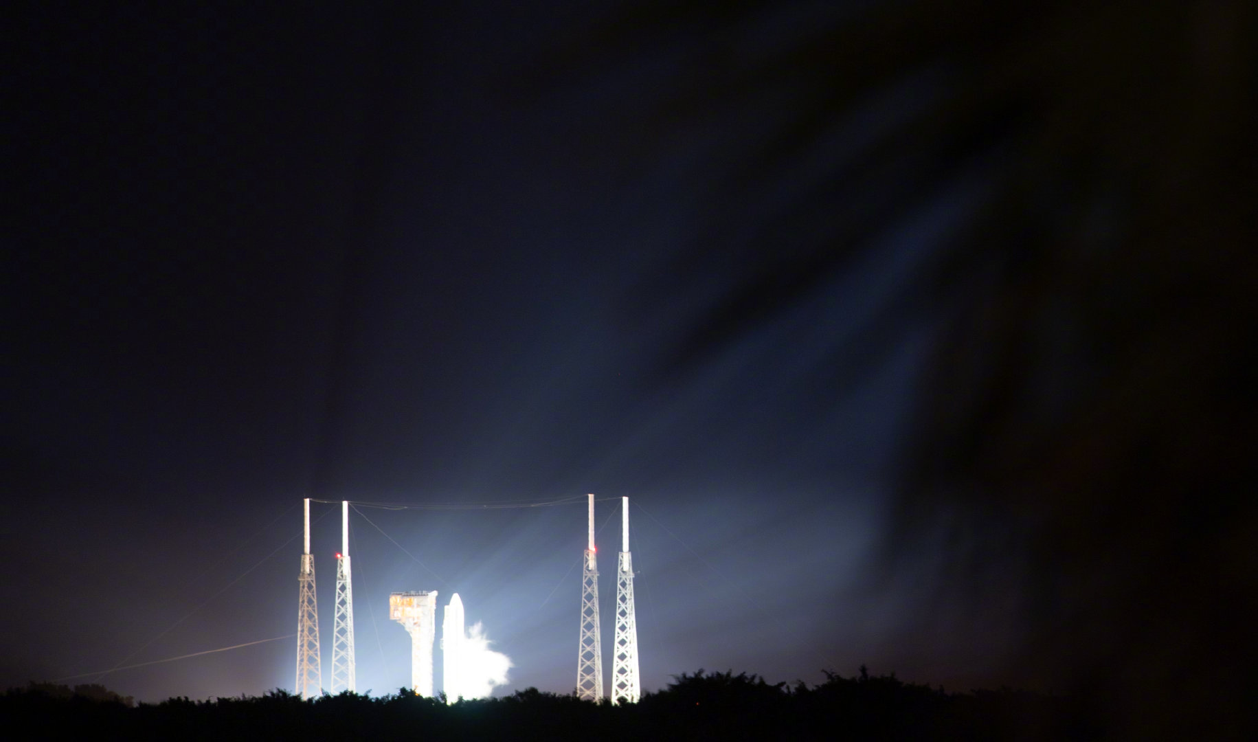 昨天，宇宙神5号发射太空实验项目卫星（STPSat-6）的高清大图……|卫星|太空|NASA_新浪新闻