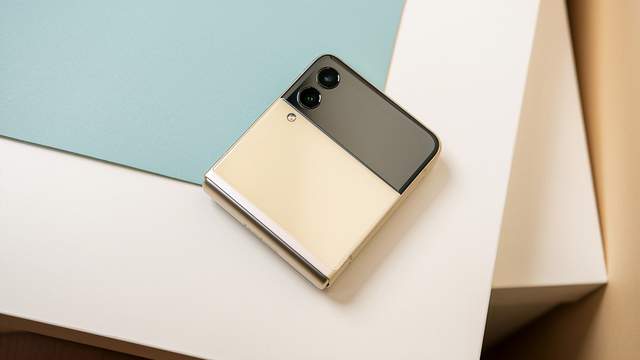 三星ZFlip3上手体验：精致小巧又耐用，可能是目前折叠屏最优选__财经头条