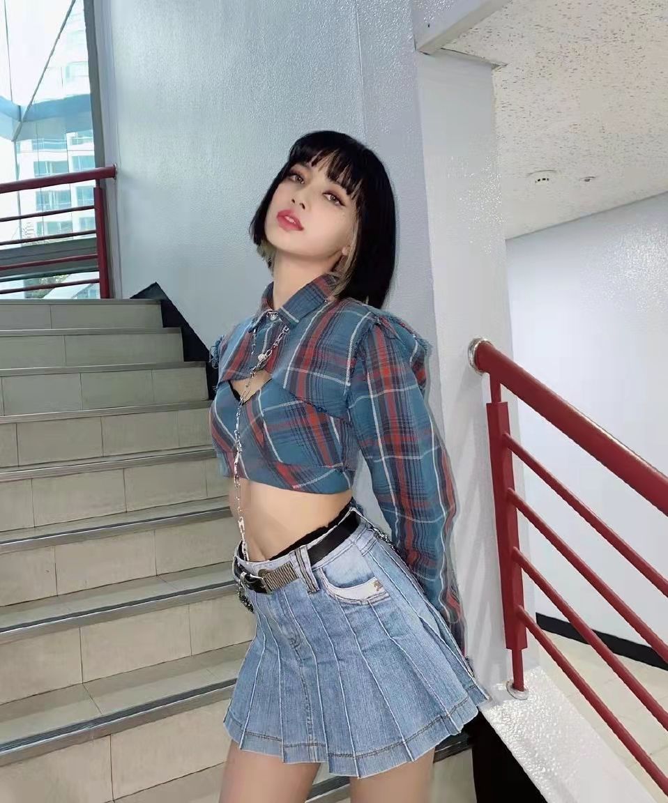 LISA全新代言官宣：与vivo S12系列一起演绎全新时尚态度__财经头条