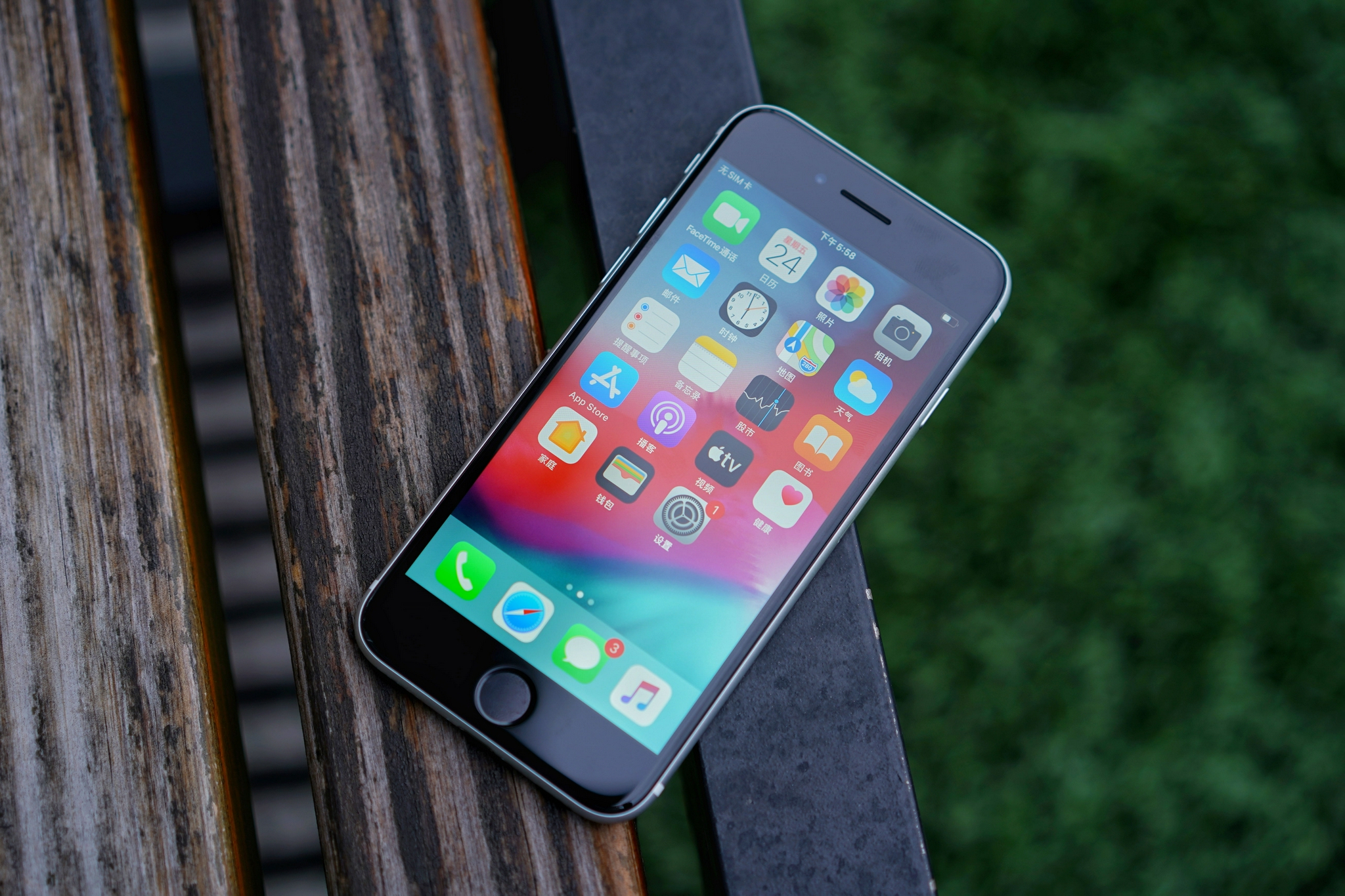 苹果，真有你的！iPhone SE3试生产：还是3GB内存__财经头条