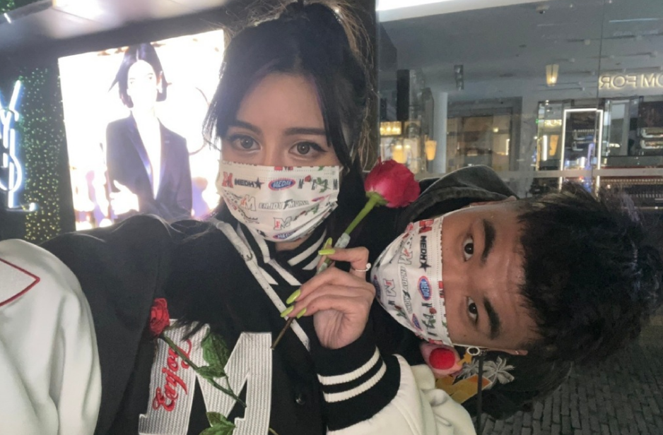 DZknow宣布求婚成功，却遭网友疯狂吐槽，都怪未婚妻黑历史多？|龚叶轩|求婚|未婚妻_新浪新闻