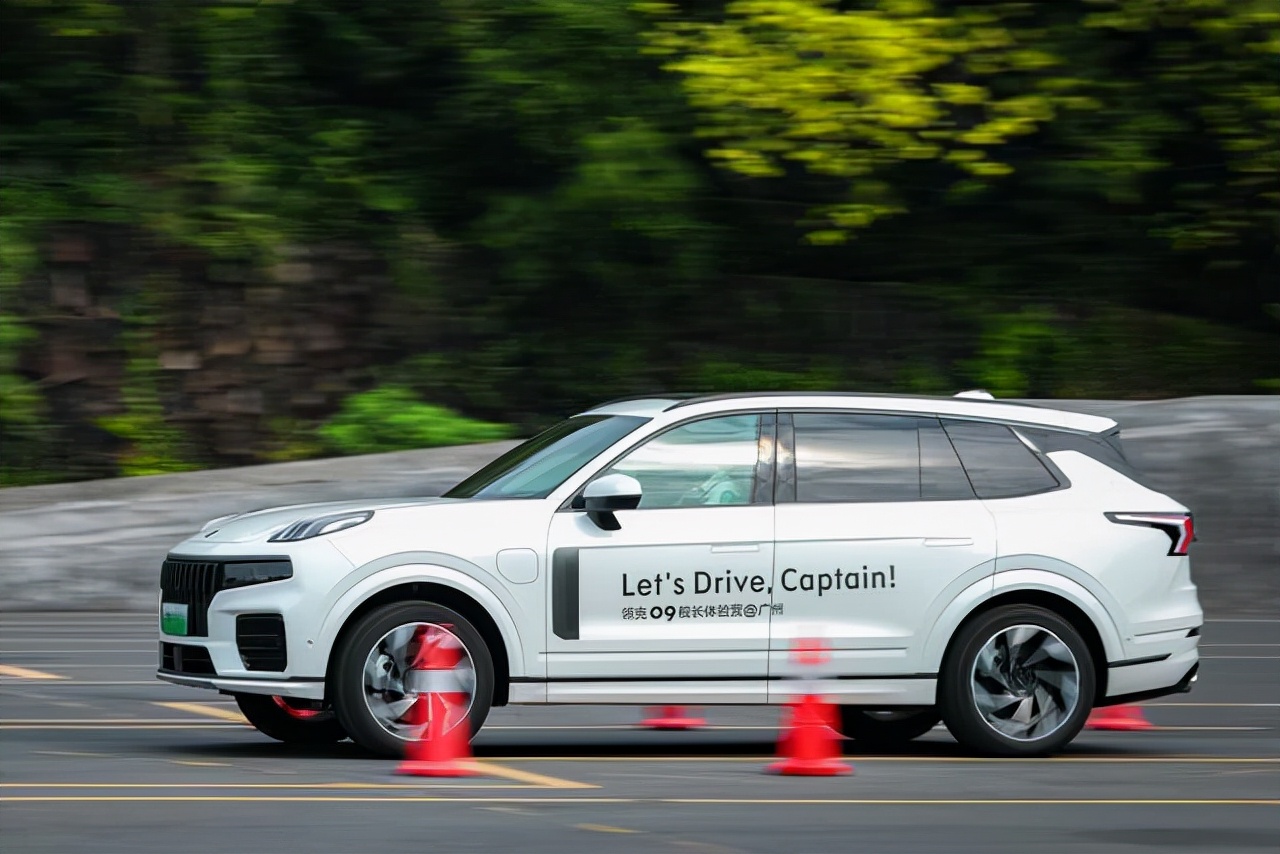 领克09 MHEV对比汉兰达，混动SUV到底该选谁？__财经头条