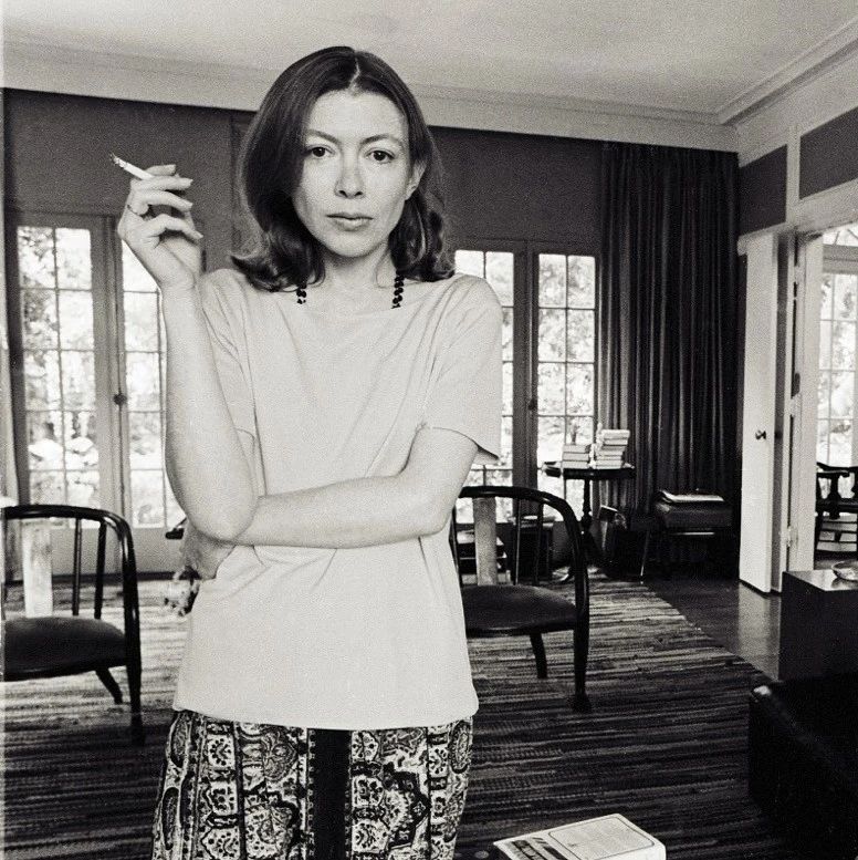 美国作家琼·狄迪恩去世，曾用超乎寻常的勇气直面人生重创 | 逝者|米勒_新浪新闻