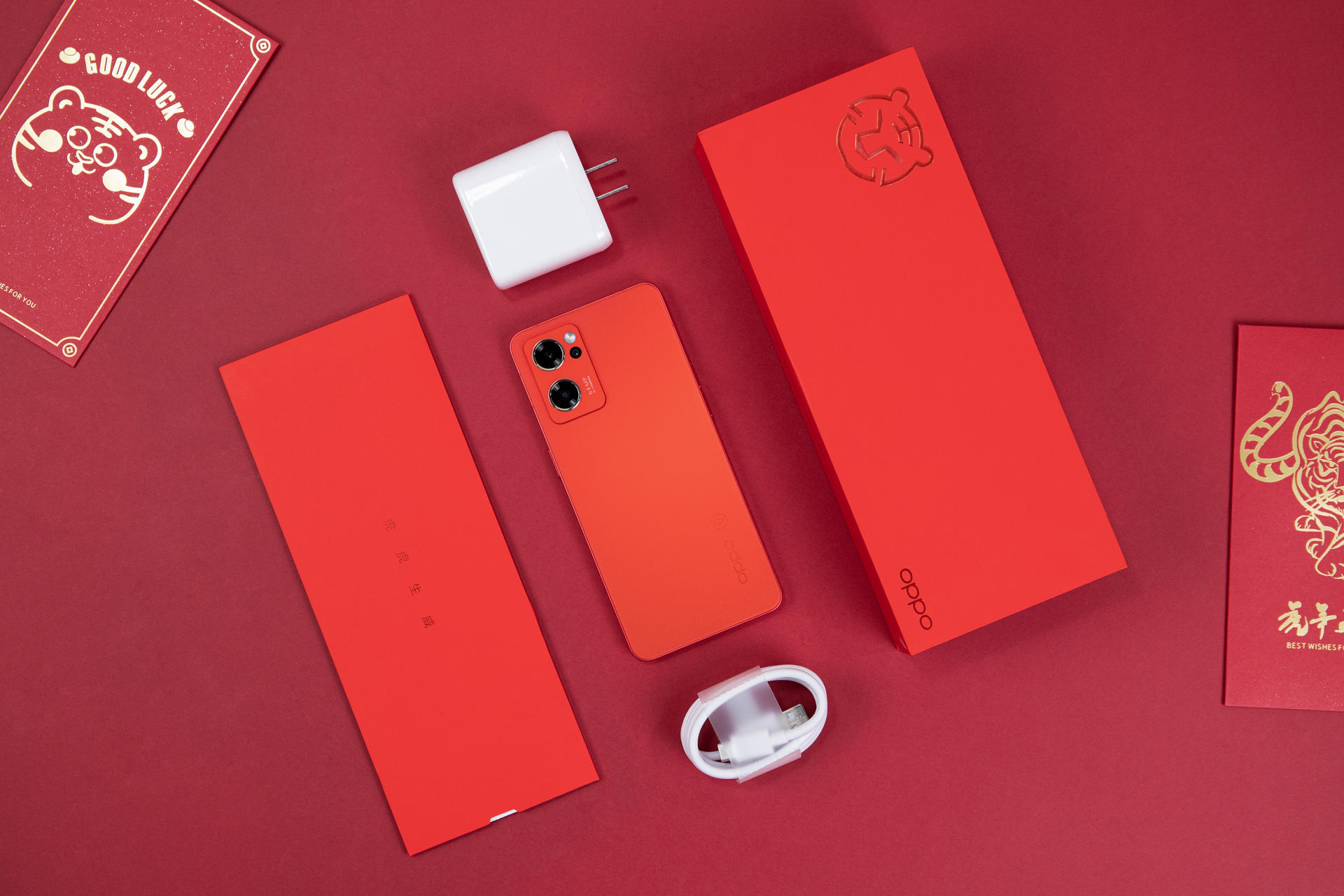 OPPO Reno7新年版上手体验：红丝绒质感，影像游戏全拉满__财经头条