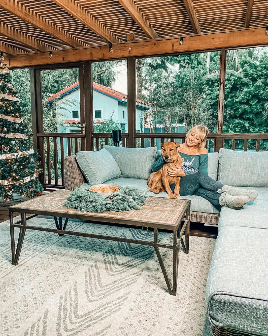 Outer：从极致单品到一种户外家居生活的想象__财经头条