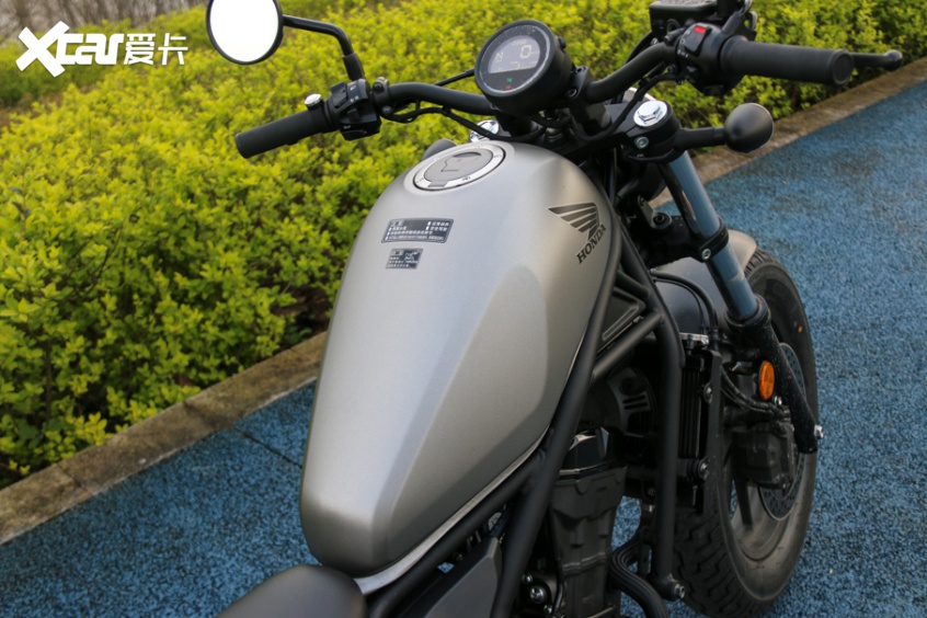 超低座高上手无难度 山城试驾本田CM300