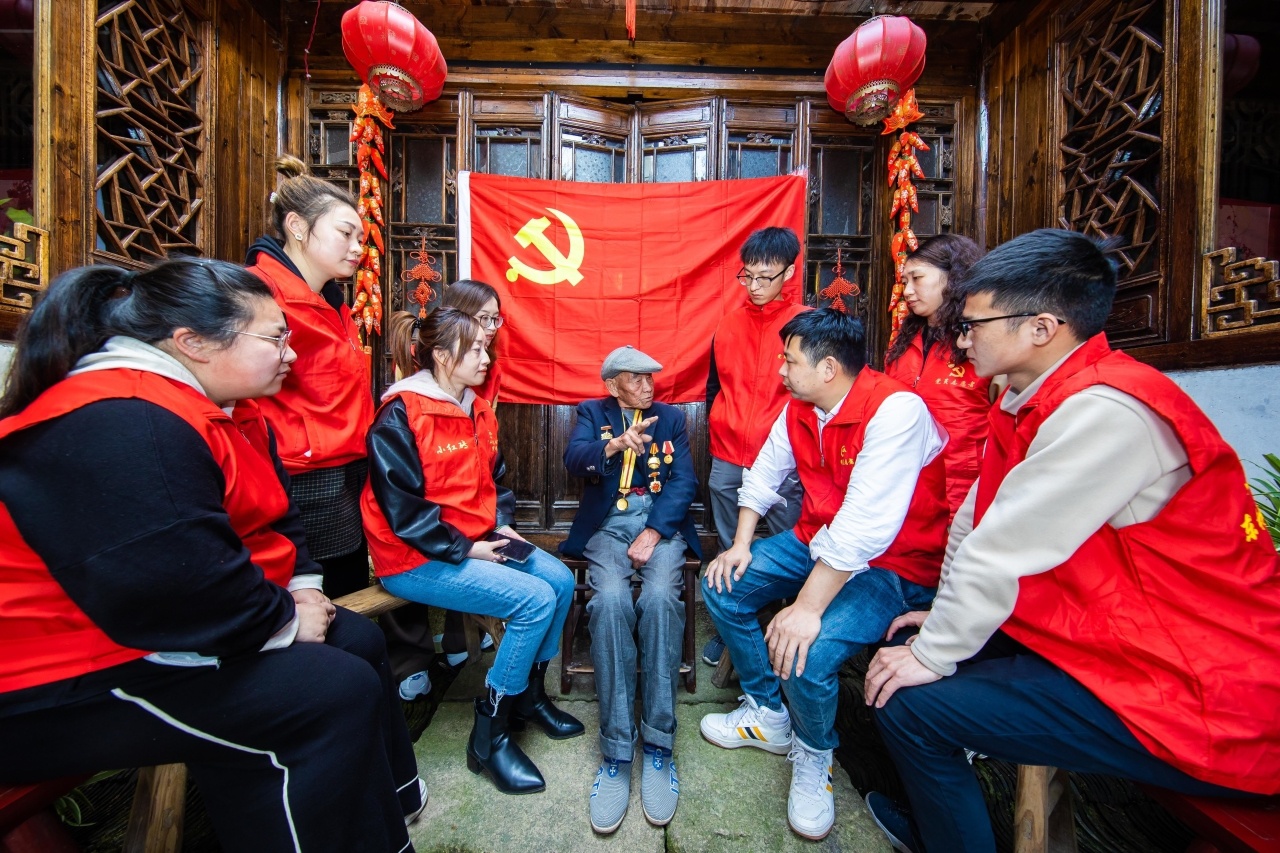 老党员讲述红色革命故事|新党员|党员_新浪新闻