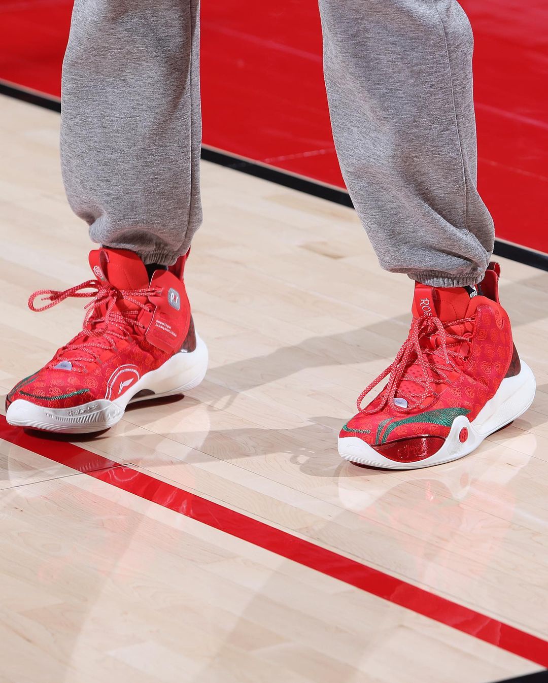 CJ 抢先上脚，签名鞋有新消息！这颜值看完真爱了！|李宁|签名|韦德_新浪新闻