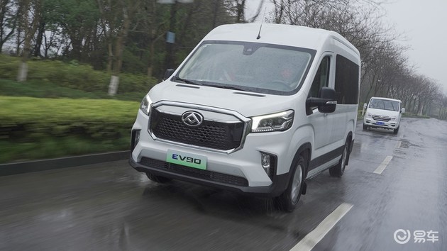 比想象中要好开 体验上汽大通MAXUS EV90电尊王-新浪汽车