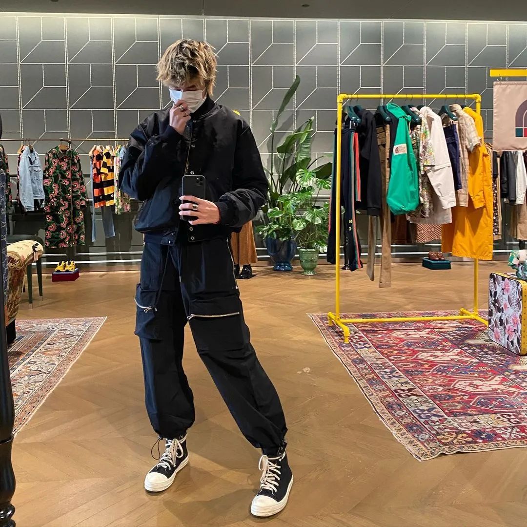 88rising 的 18 岁新成员，其实是个超酷的混搭高手？