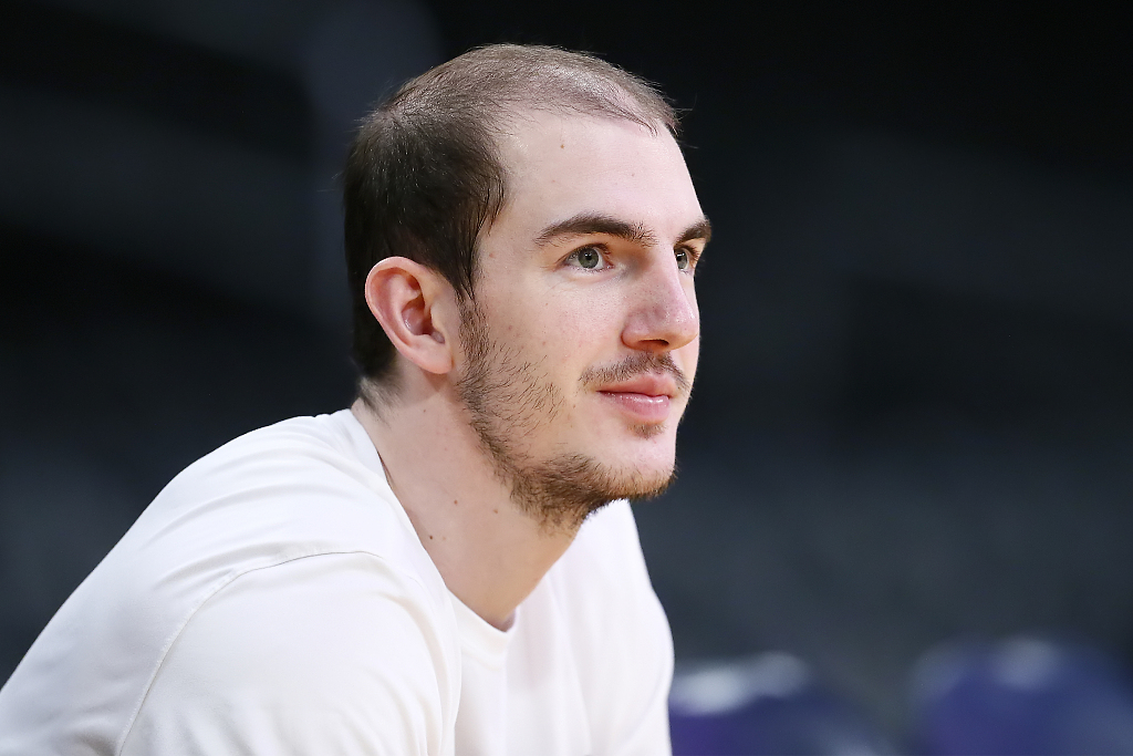 【人物志】卡鲁索：从发展联盟到NBA 洛杉矶球迷宠儿秃曼巴|湖人|卡鲁索|尼克_新浪新闻