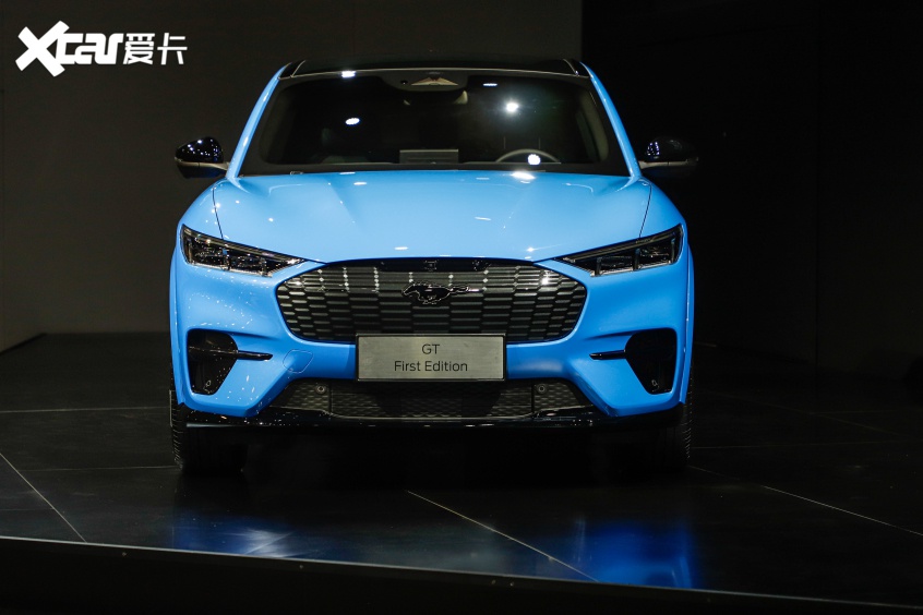 传奇黑马驾到 实拍福特Mustang Mach-E-新浪汽车