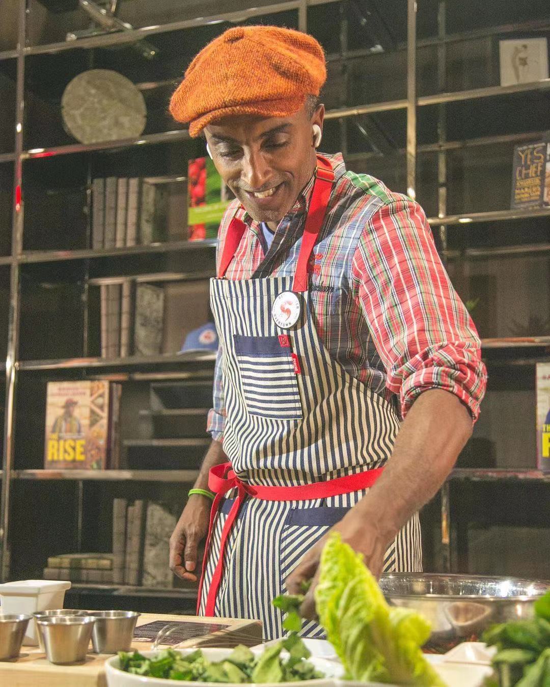 他带300美元闯美国，成知名大厨和老板，奥巴马都想上门|奥巴马|纽约|美国_新浪新闻