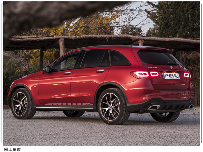 奔驰全新一代GLC曝光！换搭C级同款大屏，造型、尺寸全面升级-新浪汽车