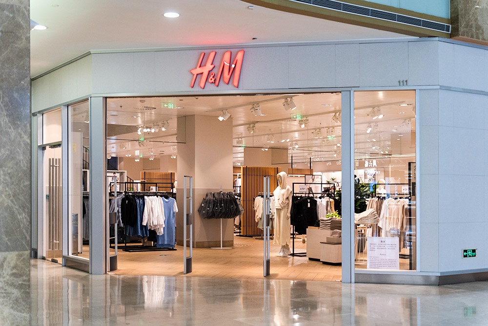 【图集】风波中的H&M各地门店：现场冷清，顾客寥寥|黑龙江省_新浪科技_新浪网