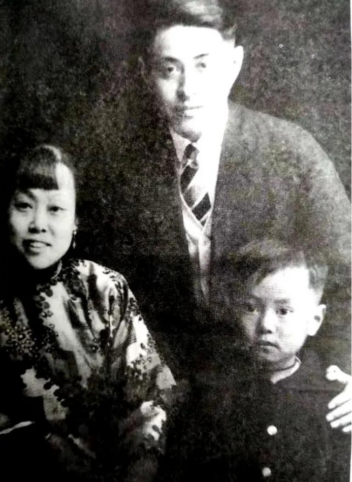 杨振宁在1957年的诺奖晚宴上说了些什么？|杨振宁|杨武之_新浪新闻