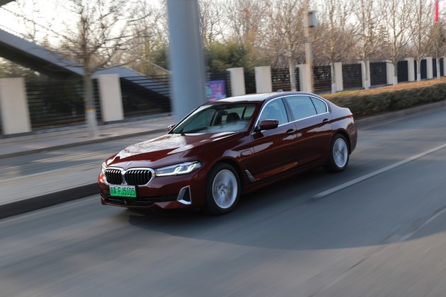 它除了绿牌还能带给你什么惊喜？试驾宝马535Le-新浪汽车