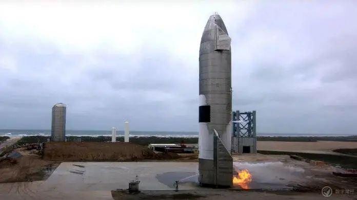 SpaceX 星际飞船 SN15 试飞成功 顺利着陆__财经头条