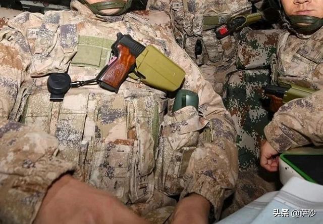 装饰第一的自卫手枪：我军新一代QSZ11式5.8毫米手枪