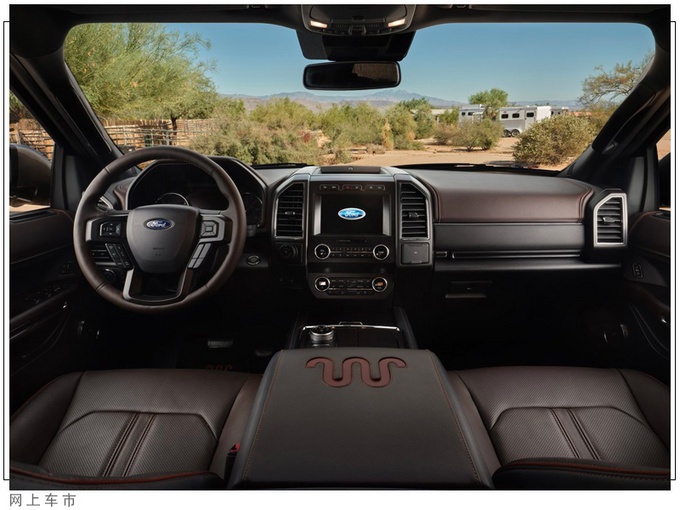 福特“大号探险者”实拍！搭3.5T+10AT变速箱，外观造型更加硬派-新浪汽车