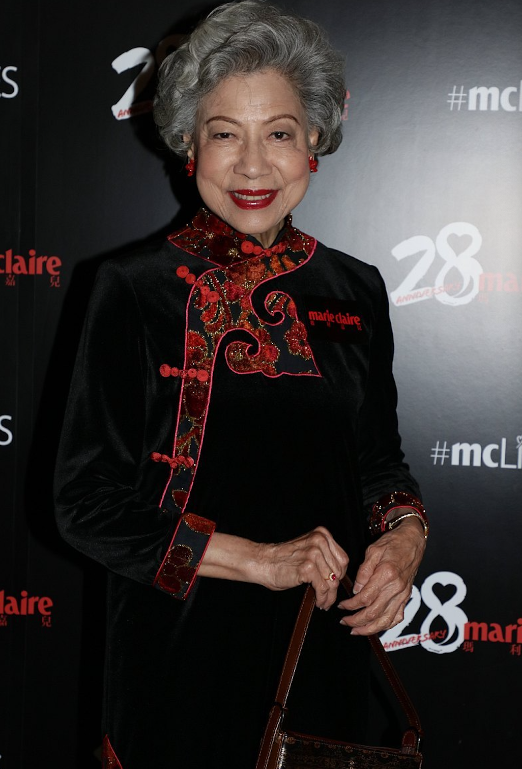 87岁罗兰罕聊TVB拍摄现状，坦言老人无特权，凌晨两点收工已算早|特权|拍摄|艺人_新浪新闻