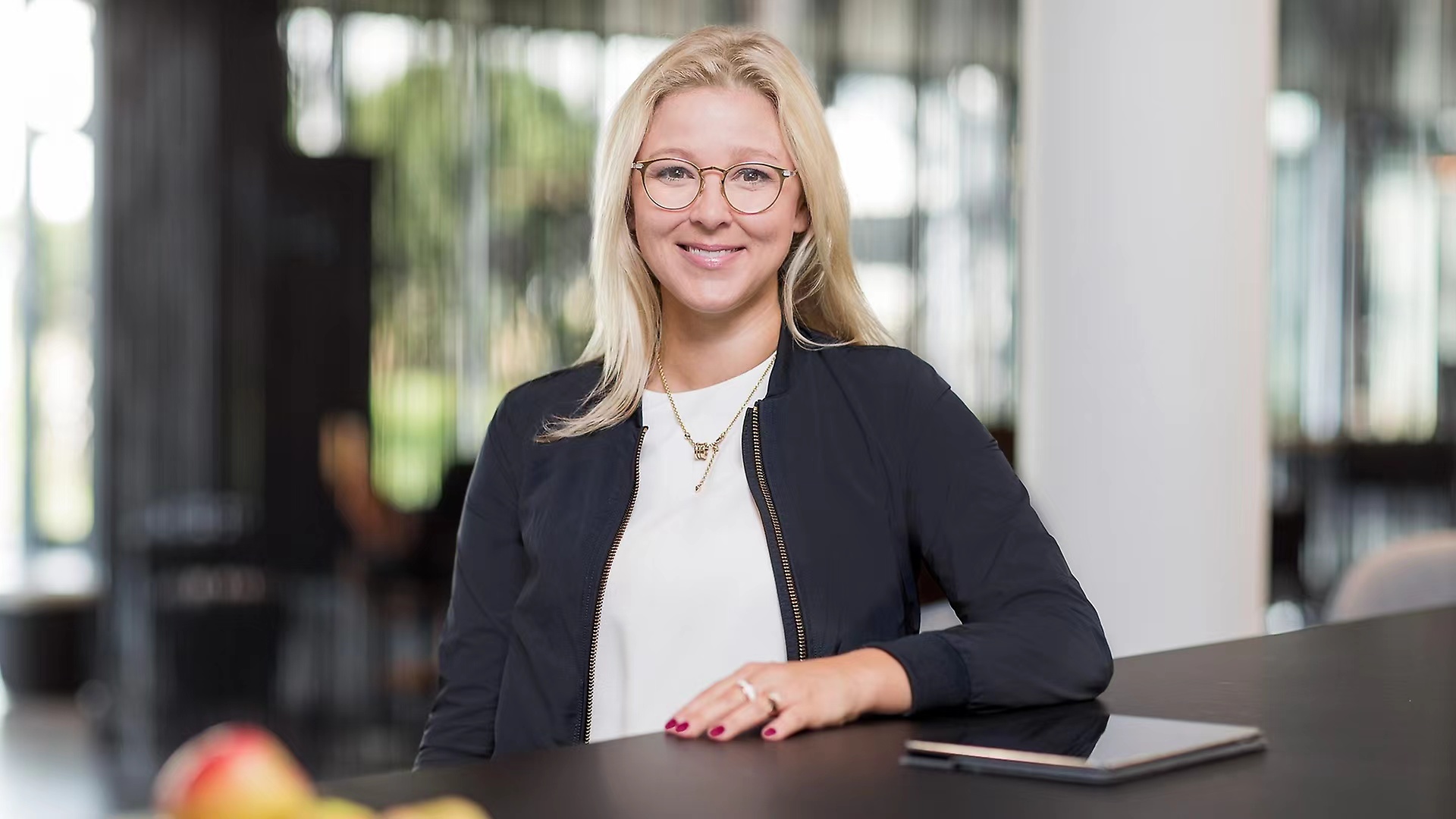 对话奔驰雅斯敏·艾希勒：AR/VR技术很重要，但不能完全信任__财经头条