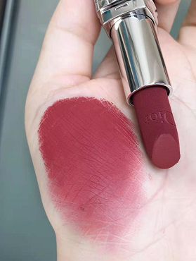 女人必买的一支口红，是Dior！新色号720|迪奥|Dior_新浪新闻