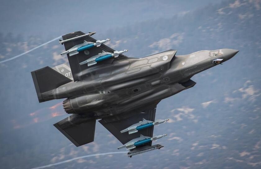 不甘心！F35空战能力差、限制又多，英日联合开发六代机__财经头条