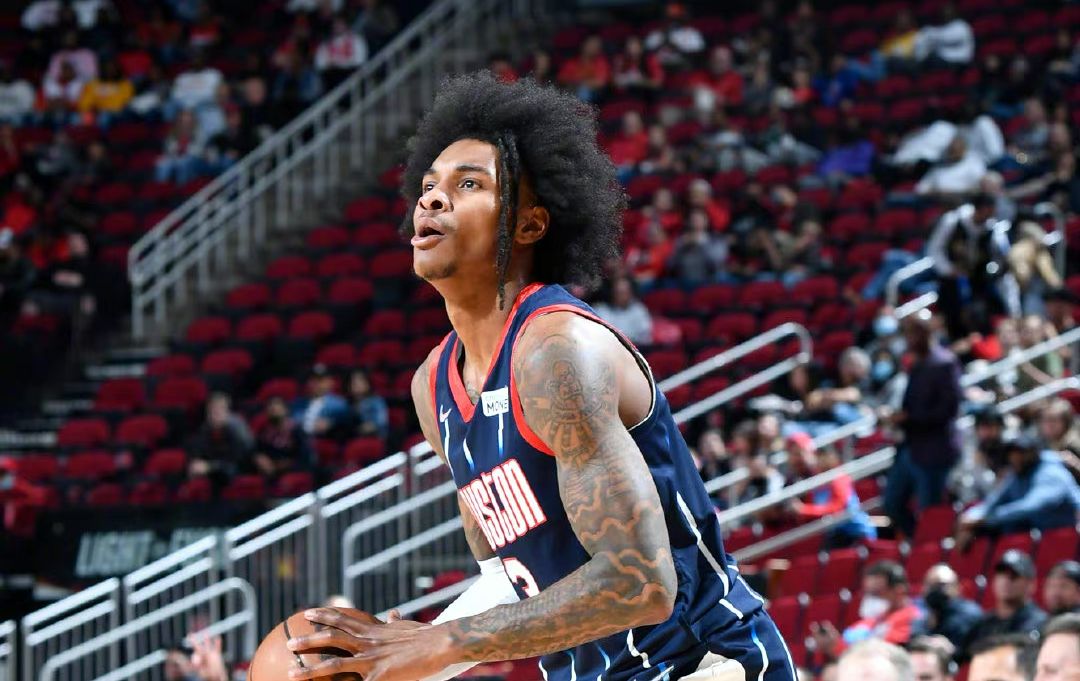 2场57分13助攻，火箭队交易后确定新核心，11+6锋线爆发 冲击首发