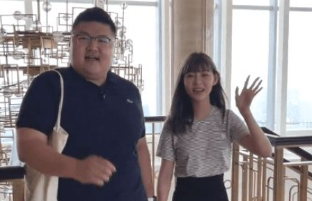 猴哥：曾与痞幼聂小雨炒cp，如今娶的何钰欣，却被曝上过非诚勿扰