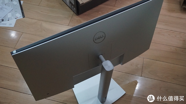 首晒DELL U3223QE——尝鲜新款4K IPS Black 屏幕显示器|戴尔|LG|IPS_新浪新闻
